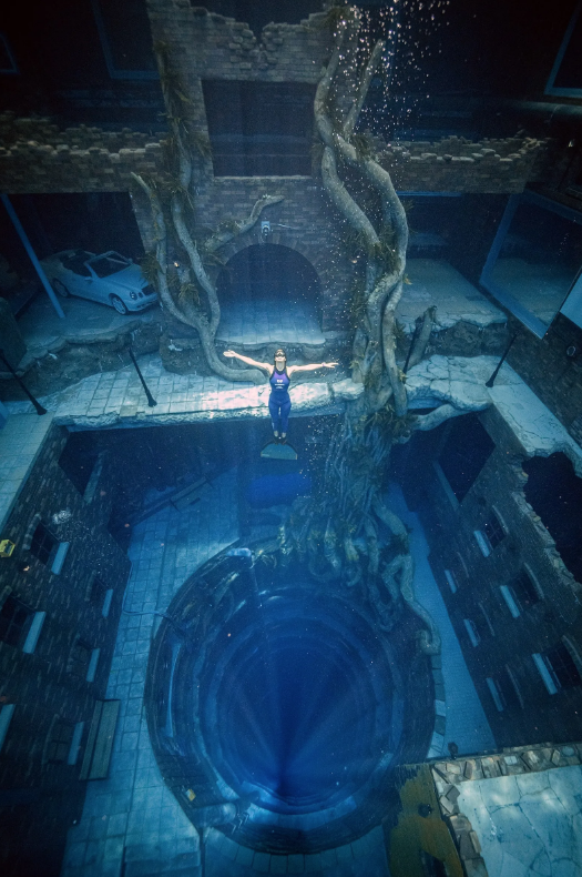 World’s deepest pool opens in Dubai—it’s almost 200 feet deep ...