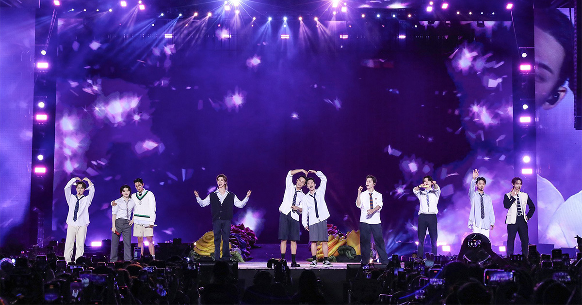 Seats collapsing, 'Very Nice' stages, and more highlights from ...