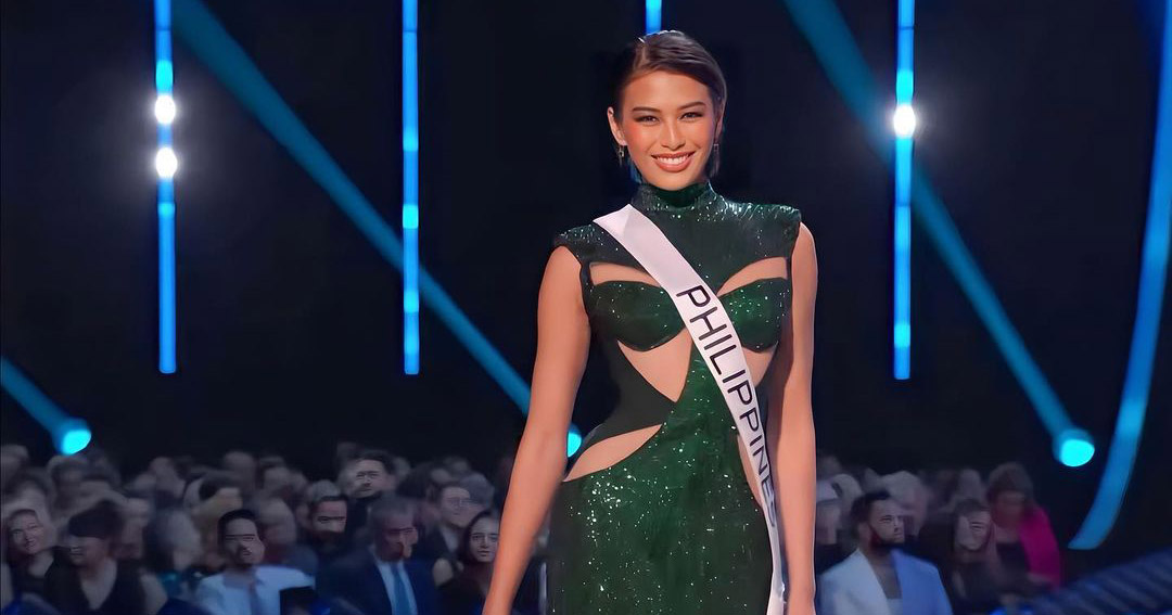 Michelle Dee wears a green sequined dress to honor mom at the 72nd Miss ...