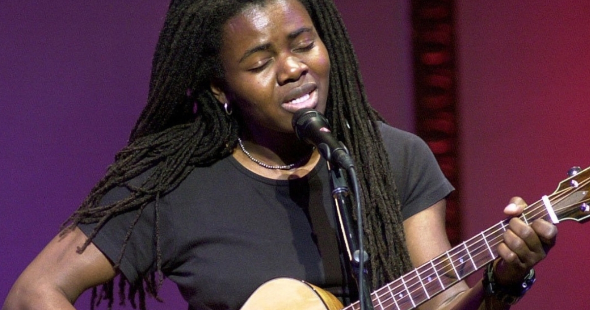 Tracy Chapman's 'Fast Car' wins CMA Award for Song of the Year award 35 ...