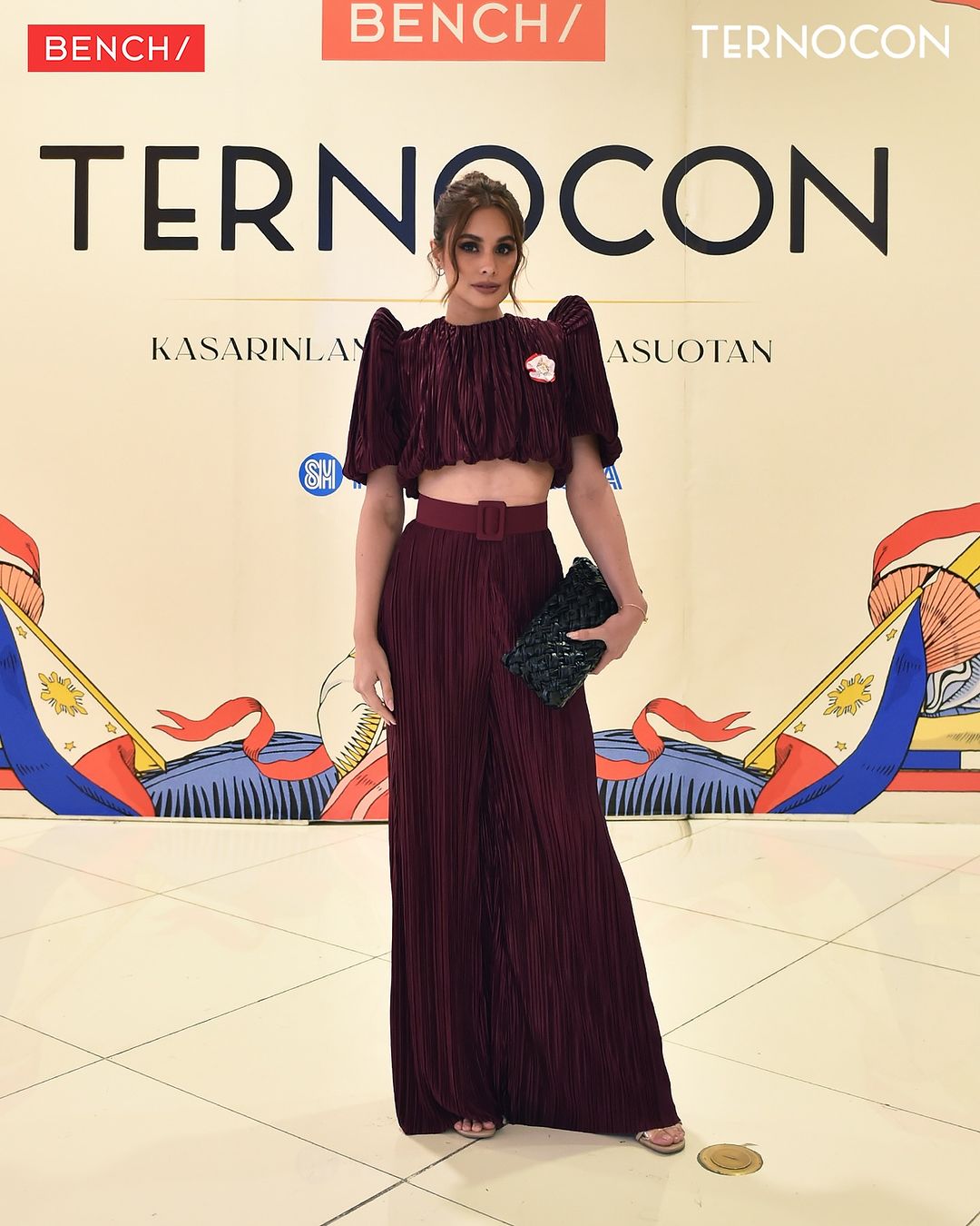 LOOK: Celebrities serve looks wearing modern Filipino garments during ...